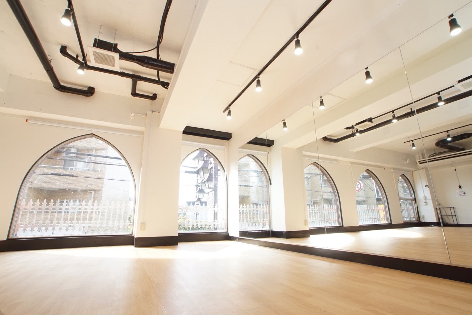 「 大型壁面ミラー✨BOSEステレオ♪ Wi-Fi📶 窓がある広々スタジオ 」の写真4