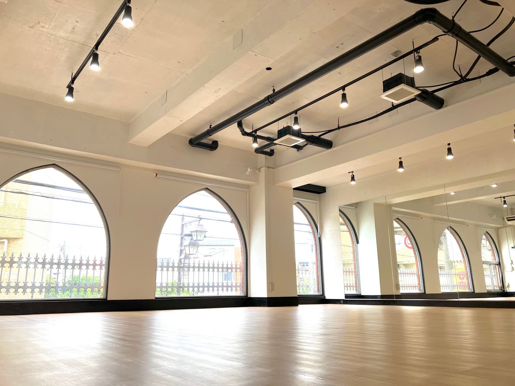 「 大型壁面ミラー✨BOSEステレオ♪ Wi-Fi📶 窓がある広々スタジオ 」の写真5