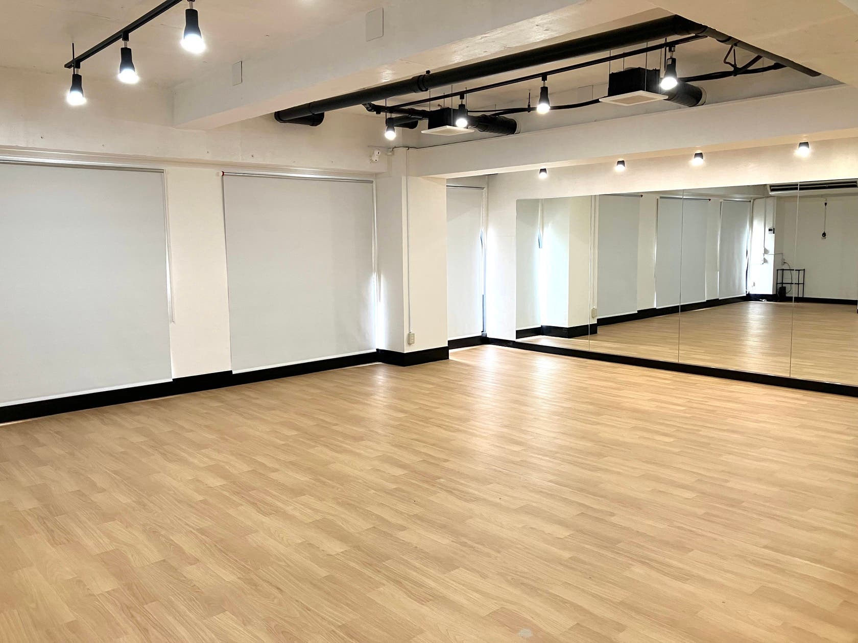 「 大型壁面ミラー✨BOSEステレオ♪ Wi-Fi📶 窓がある広々スタジオ 」の写真8