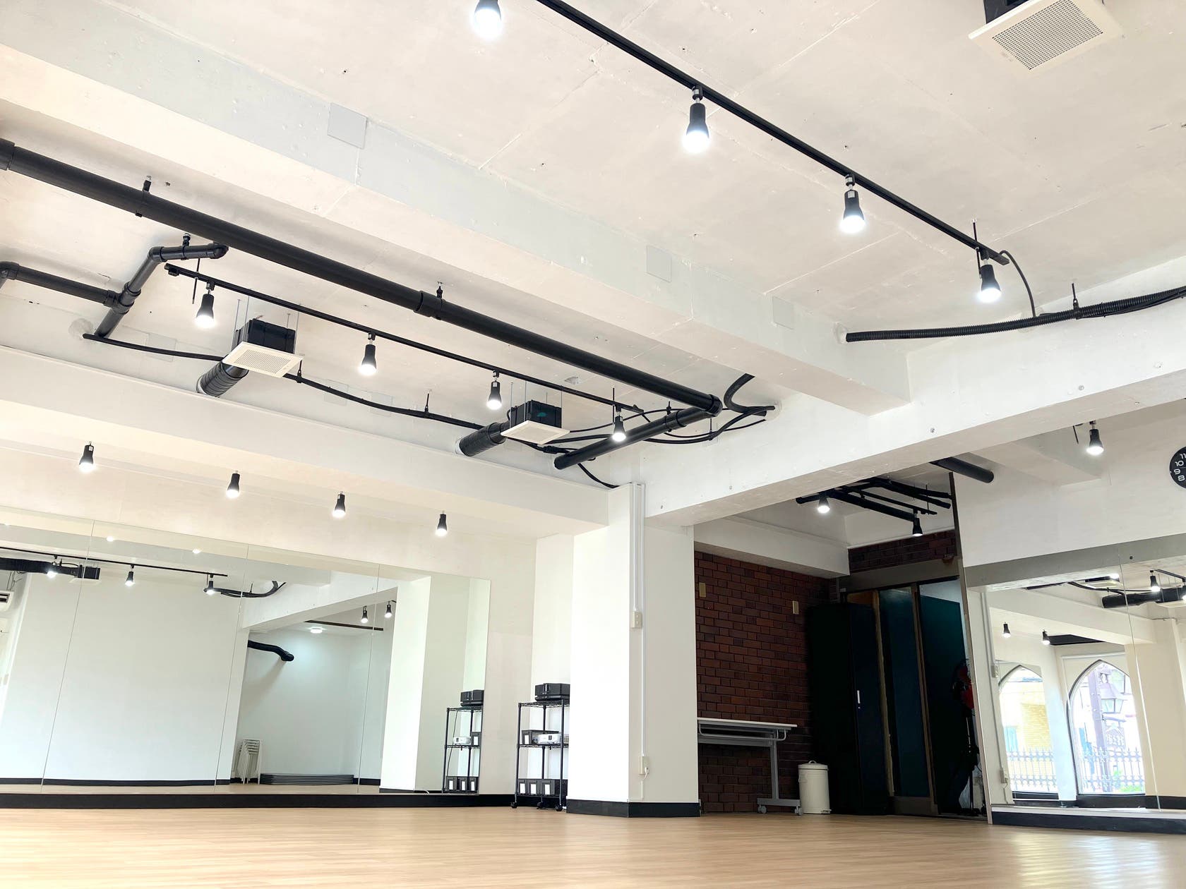 「 大型壁面ミラー✨BOSEステレオ♪ Wi-Fi📶 窓がある広々スタジオ 」の写真9