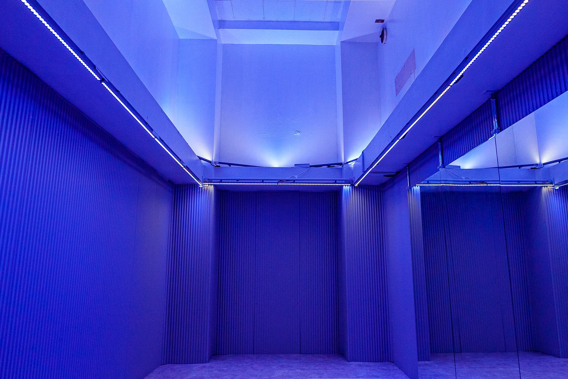 ベストホスト運営✨天高5m！照明で色が変えられる！ポートレート・Tiktok撮影に最適なスペース・ダンススタジオ！【4F】の写真13