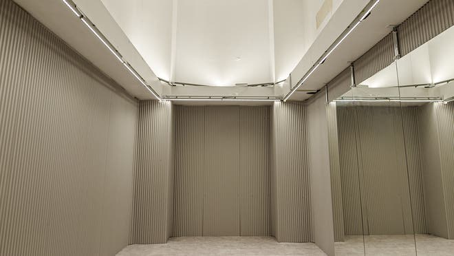 ベストホスト運営✨天高5m!照明で色が変えられる!ポートレート・Tiktok撮影に最適なスペース・ダンススタジオ!【4F】の写真1