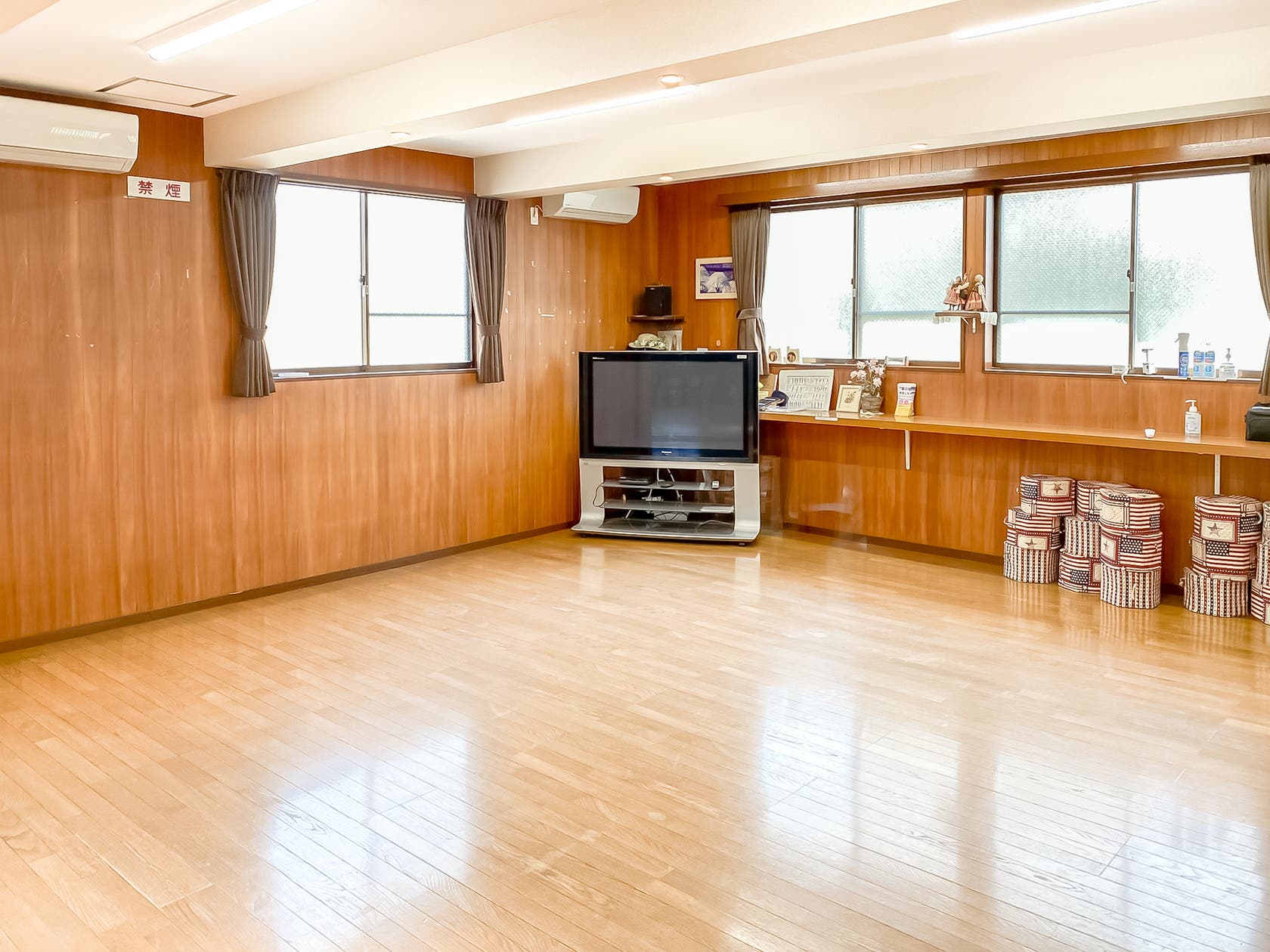 レンタルスペースかとう・2階ホール＜24時間、最大20名利用可能なスペース（パーティ/懇親会/演奏/ダンス/体操/会議）＞の写真4