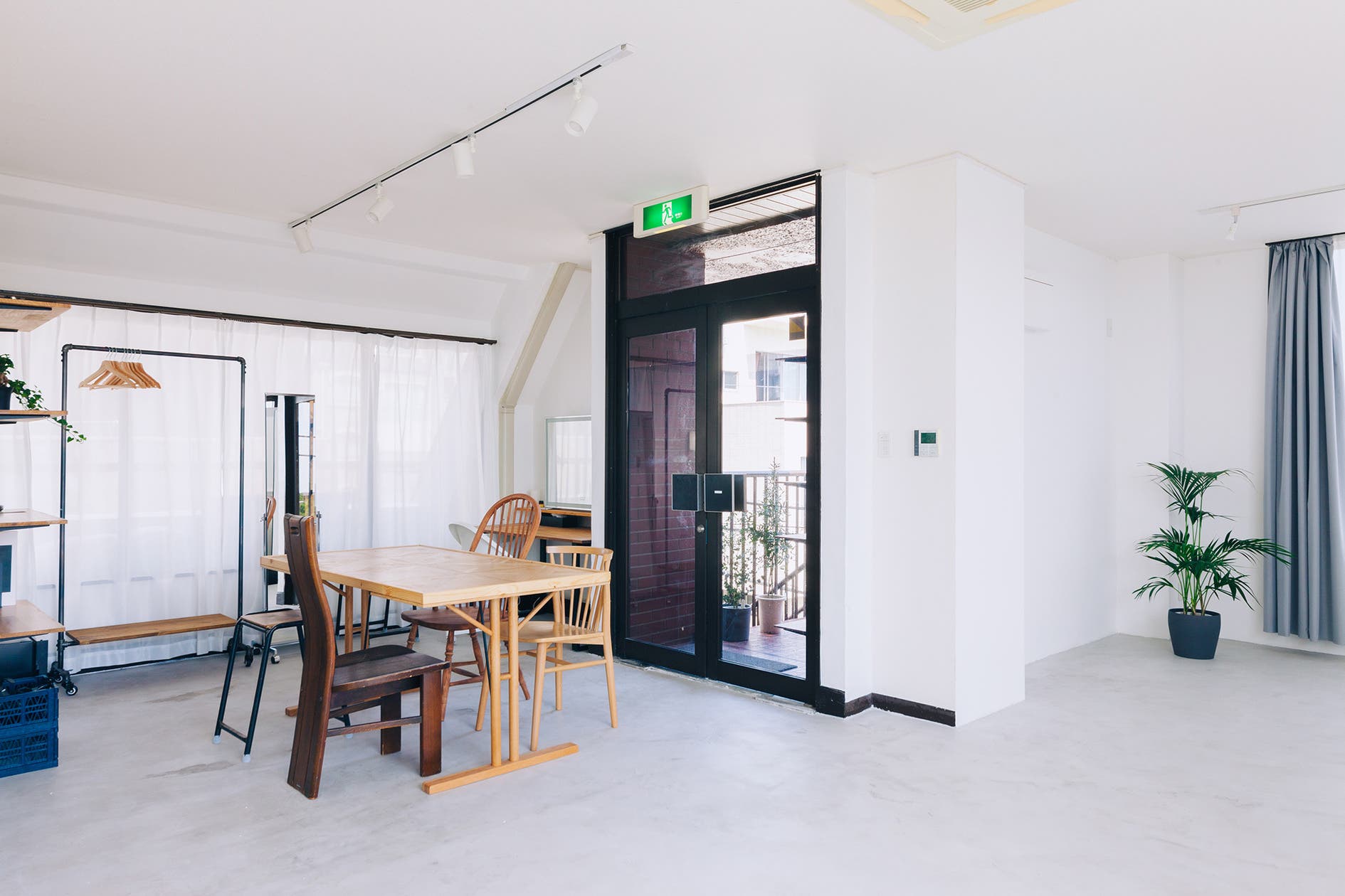 【 無料機材も充実 】 南向き窓で柔らかい自然光・白壁・モルタル床・奥行き8m ・清潔【駅近！大田区馬込駅2分】の写真9