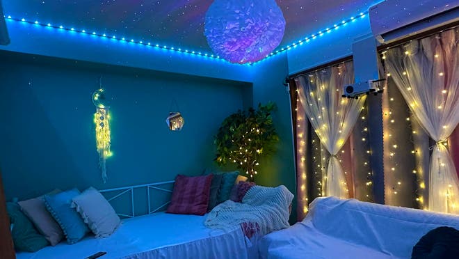 🌸学割&レベチな特割🌸SNSで大人気‼︎LEDライト搭載✨100インチプロジェクター映画見放題🎥大人気ゲーム機、ボドゲ完備の写真1