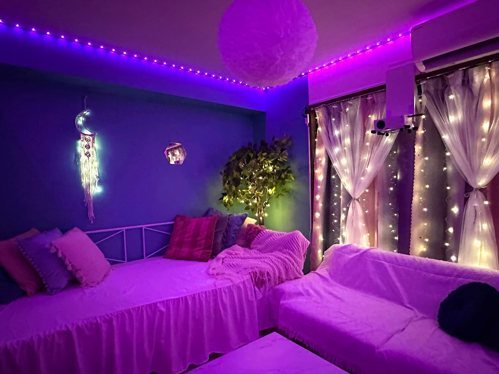 🌸学割&レベチな特割🌸SNSで大人気‼︎LEDライト搭載✨100インチプロジェクター映画見放題🎥大人気ゲーム機、ボドゲ完備の写真5