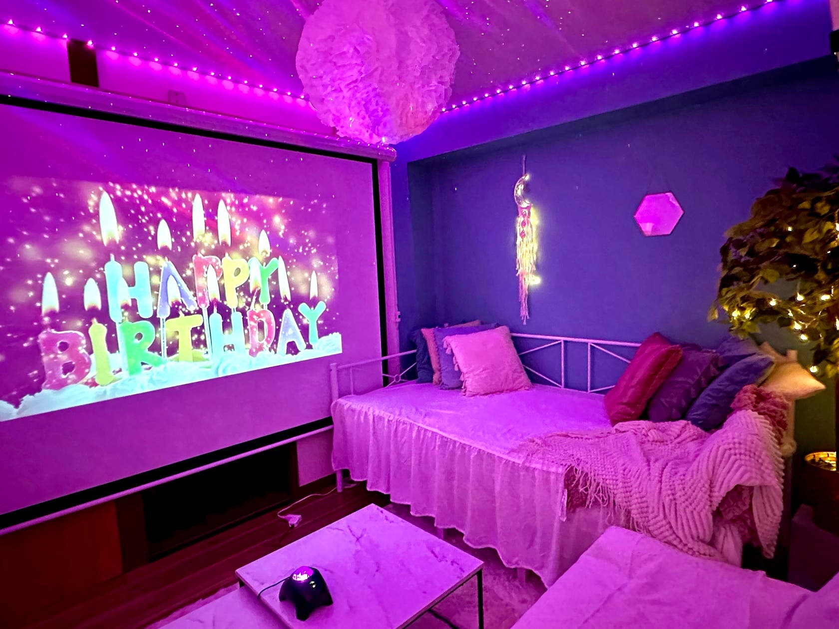 🌸学割&レベチな特割🌸SNSで大人気‼︎LEDライト搭載✨100インチプロジェクター映画見放題🎥大人気ゲーム機、ボドゲ完備の写真6