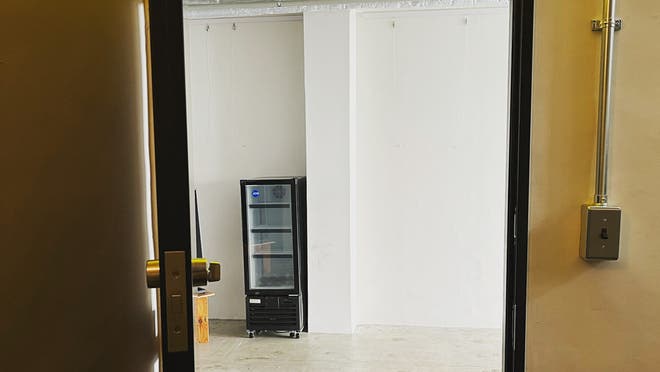 【addict.gallery】桜川駅徒歩1分。自然光が射すギャラリー・イベントスペースの写真4