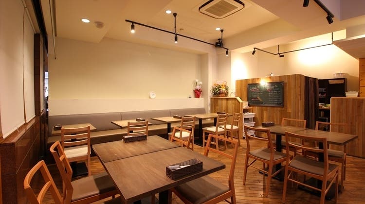 久屋大通駅から徒歩10分のカフェ、レンタルカフェスペース。女子会・誕生日会・ママ会・スチール/ 動画撮影などに!の写真1