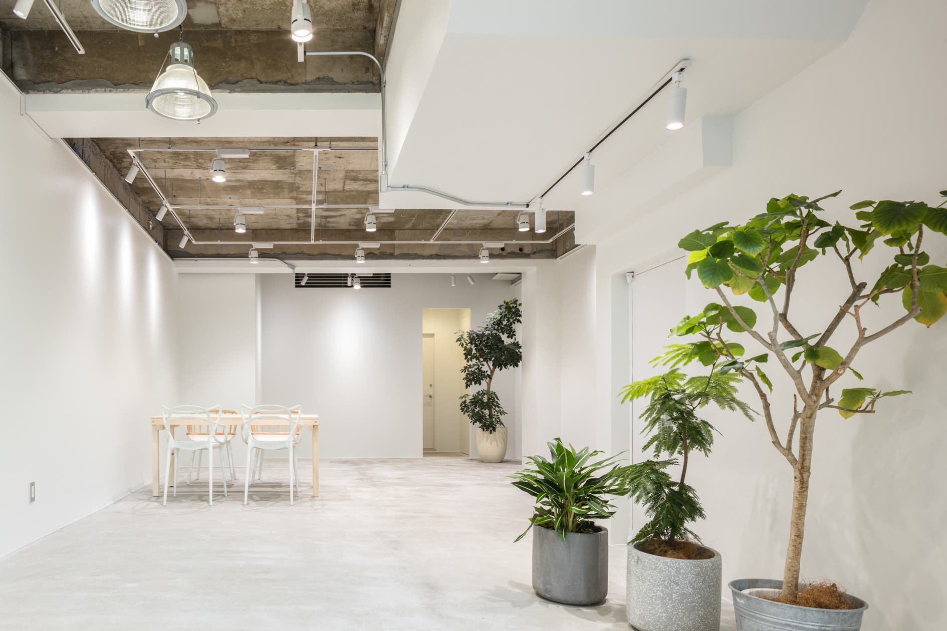 【東日本橋駅3分】アパレルのスチール撮影、アート展等のギャラリー用途、ポップアップストアや展示会に最適な路面のレンタルスペースの写真12