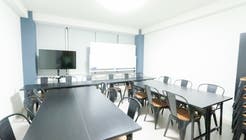 【池袋駅1b出口41秒!24名】大型ディスプレイ・ホワイトボード・高速WiFi全て無料!土足可!ふれあい貸し会議室 池袋No57の写真4