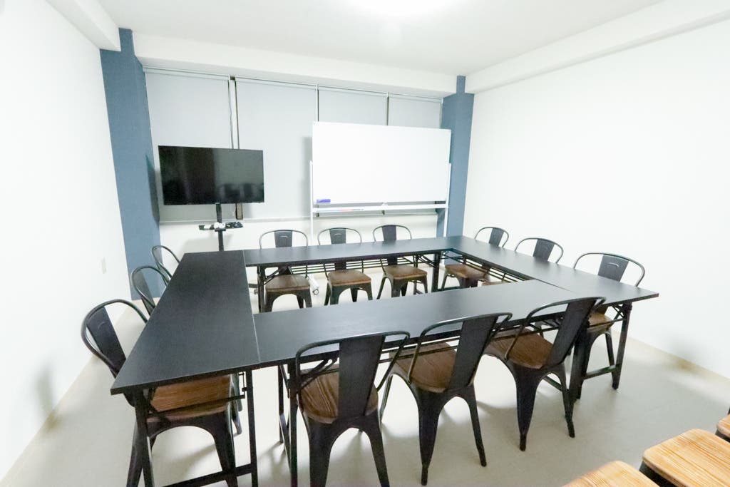 【池袋駅1b出口41秒！24名】大型ディスプレイ・ホワイトボード・高速WiFi全て無料！土足可！ふれあい貸し会議室 池袋No57の写真7