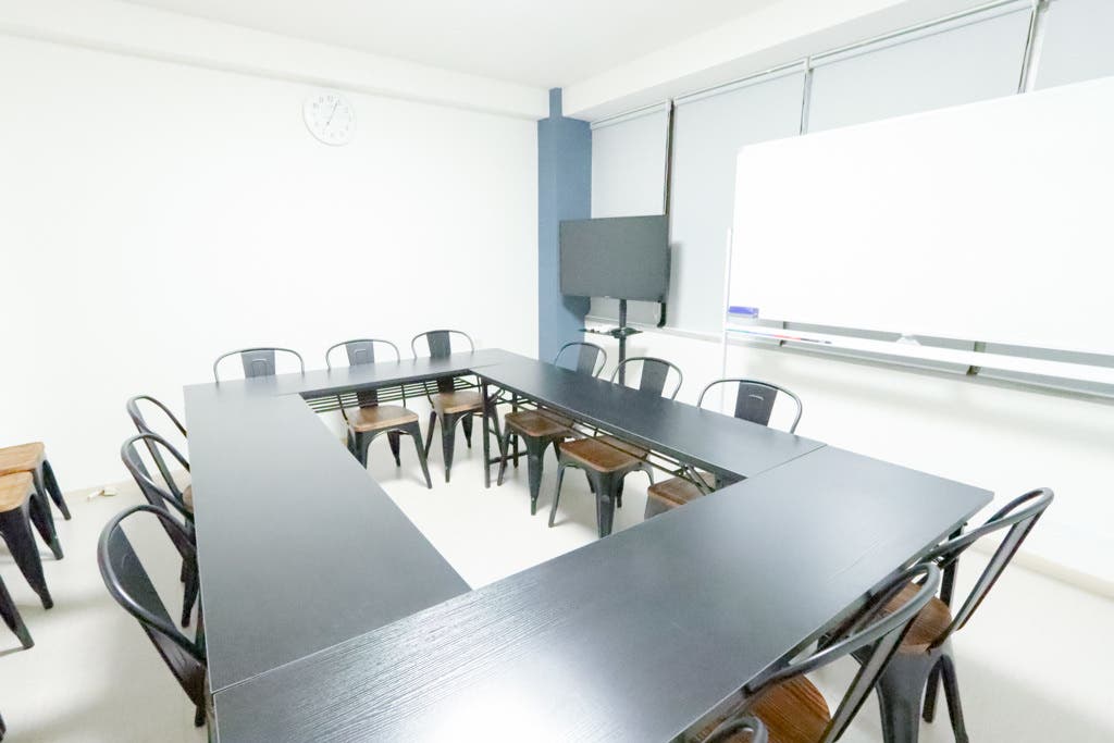 【池袋駅1b出口41秒！24名】大型ディスプレイ・ホワイトボード・高速WiFi全て無料！土足可！ふれあい貸し会議室 池袋No57の写真9