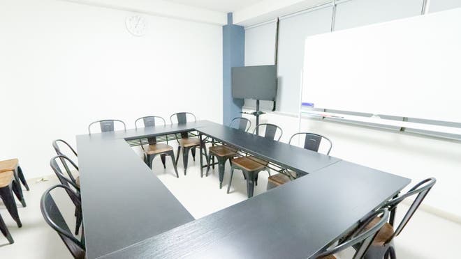 【池袋駅1b出口41秒!24名】大型ディスプレイ・ホワイトボード・高速WiFi全て無料!土足可!ふれあい貸し会議室 池袋No57の写真9