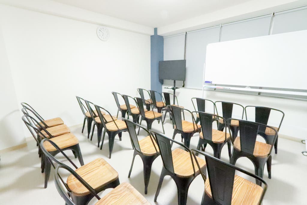 【池袋駅1b出口41秒！24名】大型ディスプレイ・ホワイトボード・高速WiFi全て無料！土足可！ふれあい貸し会議室 池袋No57の写真14