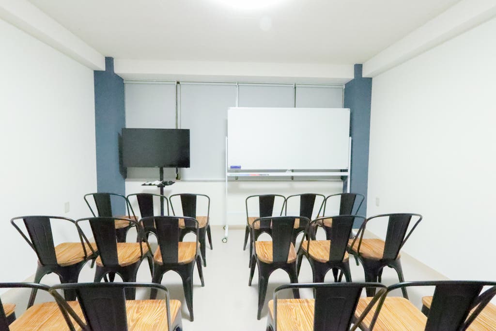 【池袋駅1b出口41秒！24名】大型ディスプレイ・ホワイトボード・高速WiFi全て無料！土足可！ふれあい貸し会議室 池袋No57の写真16