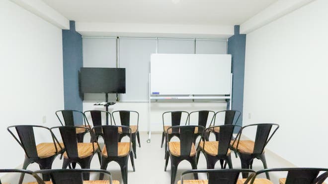 【池袋駅1b出口41秒!24名】大型ディスプレイ・ホワイトボード・高速WiFi全て無料!土足可!ふれあい貸し会議室 池袋No57の写真16