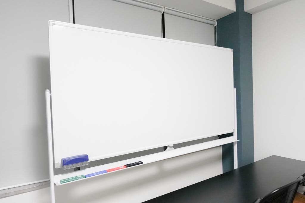 【池袋駅1b出口41秒！24名】大型ディスプレイ・ホワイトボード・高速WiFi全て無料！土足可！ふれあい貸し会議室 池袋No57の写真23