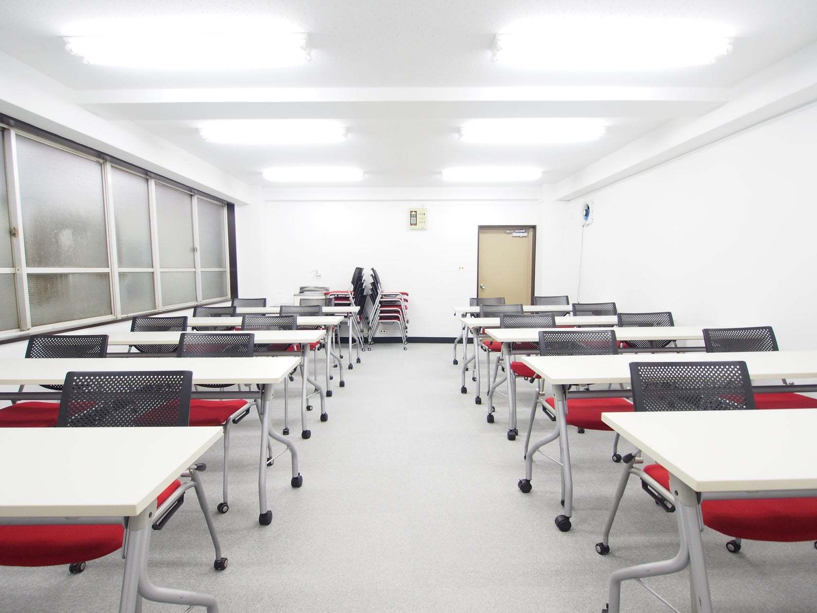 【西新宿駅 徒歩１分】プロジェクター無料🉐高速Wi-Fi💻個室/最大30名/レンタルスペース『Crave西新宿03』の写真6