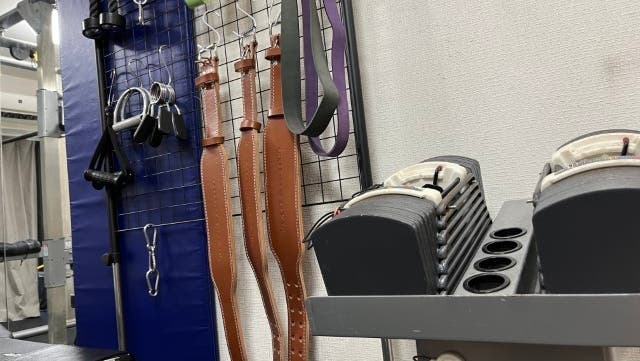 【渋谷駅5分】パーソナル向けの機材完備でトレーニングし易いジム|パワーラックの部屋① MIYAZAKI GYM渋谷店の写真7