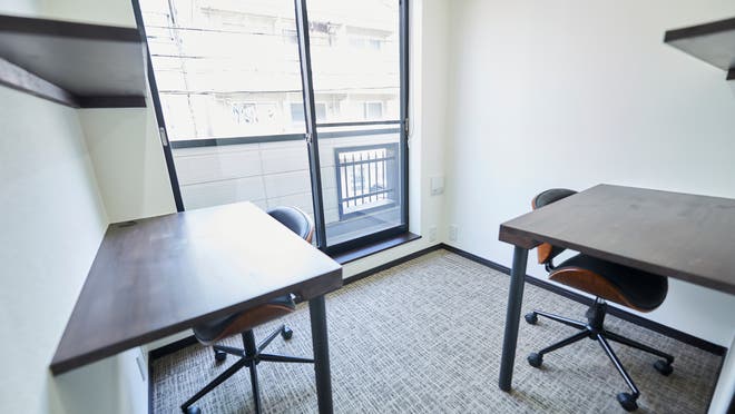 205号室 2名利用可 ワリカンでお得 1日利用でも3,980円! 週末起業 個別指導 英会話教室の写真1