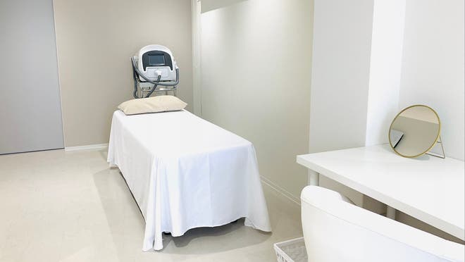 【完全個室】落ち着いた雰囲気のレンタルサロン・ベッドブース①(面貸し・時間貸しok)の写真1