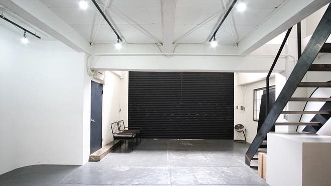 吹抜けのインダストリアルな倉庫型スタジオ。駐車車あり! 2Fはモルタル床と白壁。の写真8