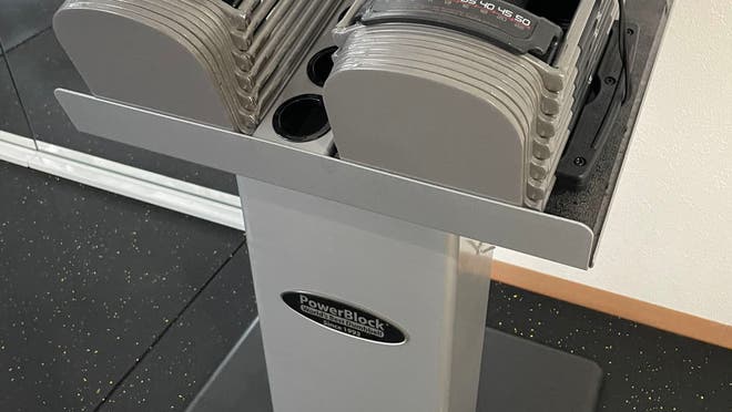 【西梅田駅/北新地駅から徒歩約1分!】ネット対応テレビ完備!パーソナル指導、自主トレ、合同トレにご利用可能です!の写真6