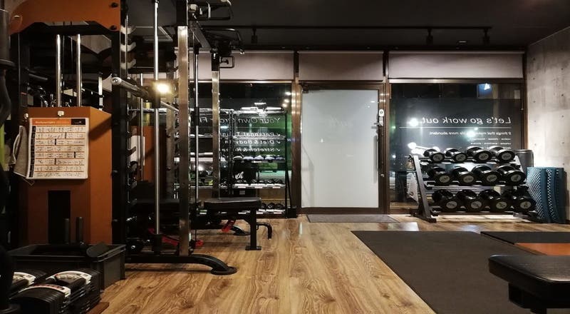 複数人でのトレーニング、パーソナルトレーニングの場所として、YouTube撮影、写真撮影などに最適な空間です。