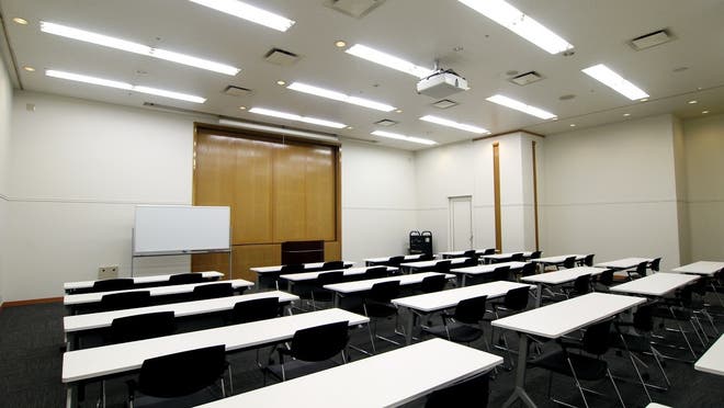 《大阪会議室 大阪御堂筋ビル貸し会議室 M1会議室(地下4階)》「本町駅」14番出口直結!/最大72名利用の貸し会議室の写真7