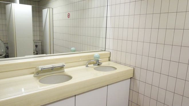 《大阪会議室 大阪御堂筋ビル貸し会議室 M2会議室(地下4階)》「本町駅」14番出口直結!/最大72名利用の貸し会議室の写真13