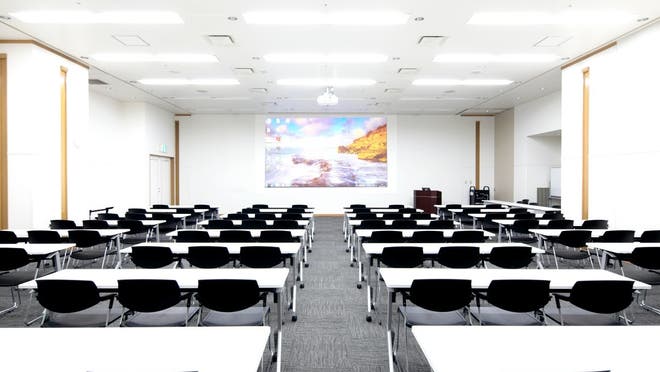 《大阪会議室 大阪御堂筋ビル貸し会議室 M3会議室(地下4階)》「本町駅」14番出口直結!/最大117名利用の貸し会議室の写真1