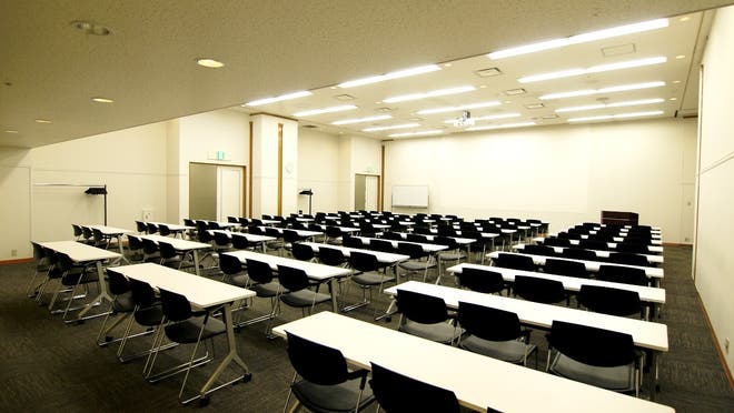 《大阪会議室 大阪御堂筋ビル貸し会議室 M3会議室(地下4階)》「本町駅」14番出口直結!/最大117名利用の貸し会議室の写真4