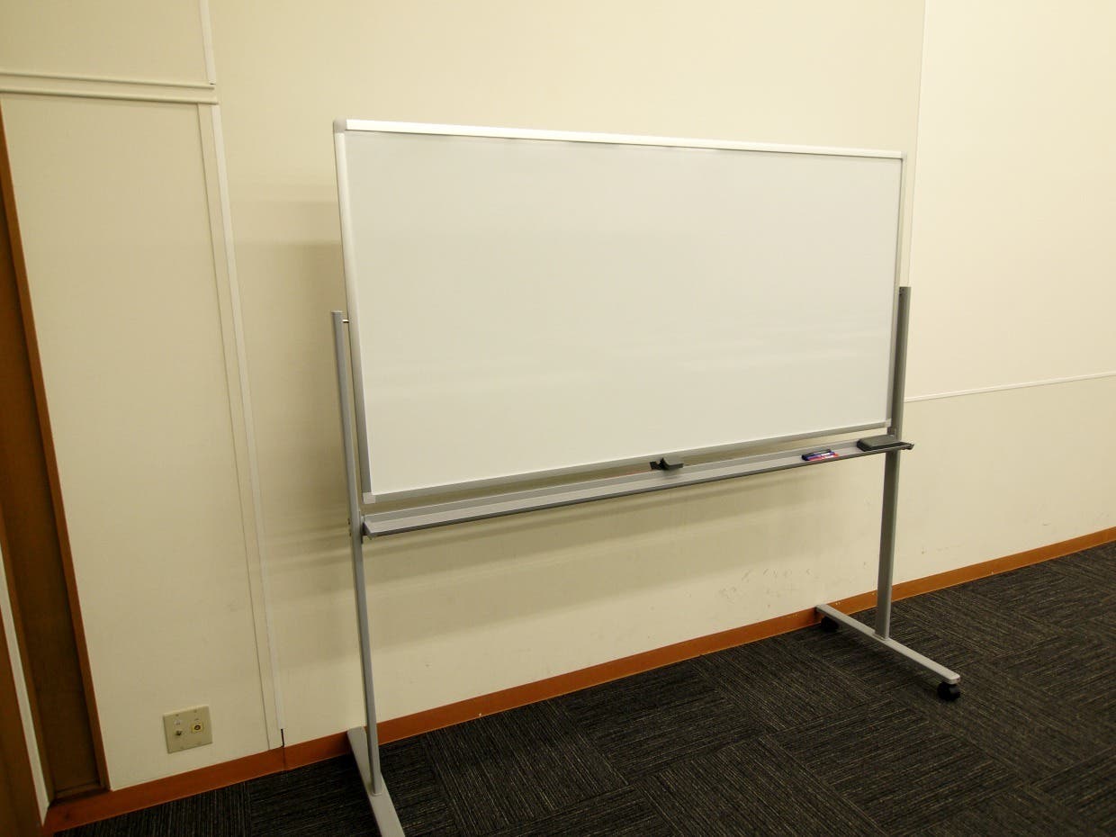 《大阪会議室　大阪御堂筋ビル貸し会議室　M3会議室（地下4階）》「本町駅」14番出口直結！／最大117名利用の貸し会議室の写真9