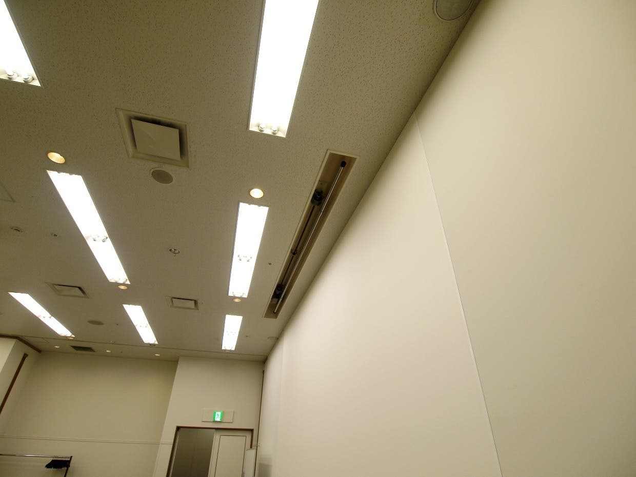 《大阪会議室　大阪御堂筋ビル貸し会議室　M3会議室（地下4階）》「本町駅」14番出口直結！／最大117名利用の貸し会議室の写真11