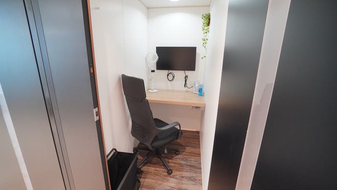 <ODAKYU RENTAL SPACE 栗平No.1>改札横🚃完全個室🚪Wi-Fi📶モニター🖥テレワーク/Web会議/Zoomの写真3