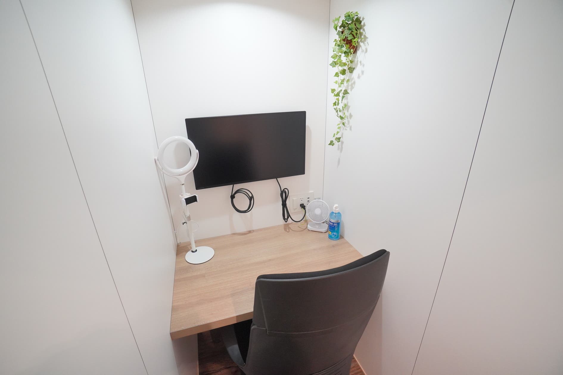 ＜ODAKYU RENTAL SPACE 栗平No.2＞改札横🚃完全個室🚪Wi-Fi📶モニター🖥テレワーク/Web会議/Zoomの写真4