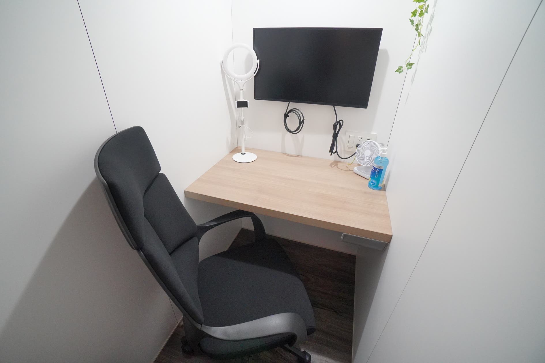 ＜ODAKYU RENTAL SPACE 栗平No.4＞改札横🚃完全個室🚪Wi-Fi📶モニター🖥テレワーク/Web会議/Zoomの写真6