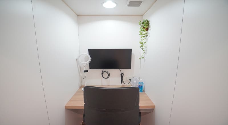 ＜ODAKYU RENTAL SPACE 栗平No.5＞改札横🚃完全個室🚪Wi-Fi📶モニター🖥テレワーク/Web会議/Zoom