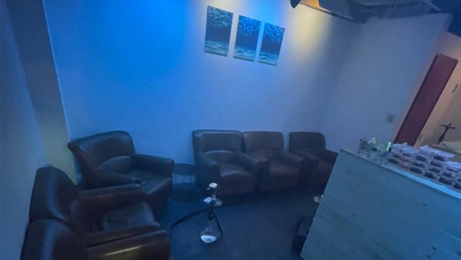 心斎橋駅徒歩5分の隠れ家スペース、友達と恋人とゆったりできる深海のような空間ですの写真1