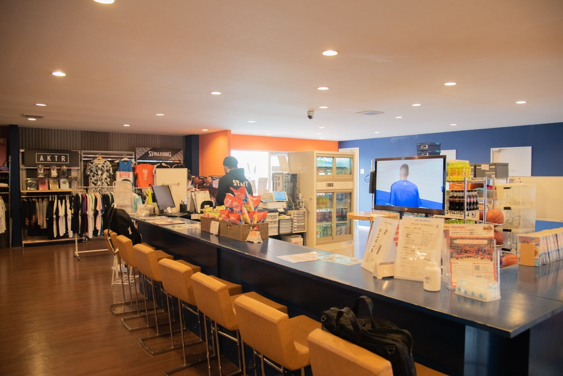 【堺市中区でスポーツをしよう！】バスケットボールコートをまるごと貸切　スポーツ・ダンス・発表会・撮影に使いませんか？！の写真6