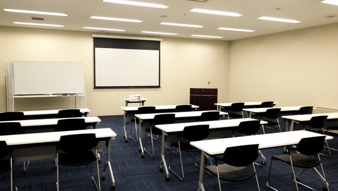 《大阪会議室 大阪御堂筋ビル貸し会議室 M4会議室(地下4階)》「本町駅」14番出口直結!/最大45名利用の貸し会議室の写真5