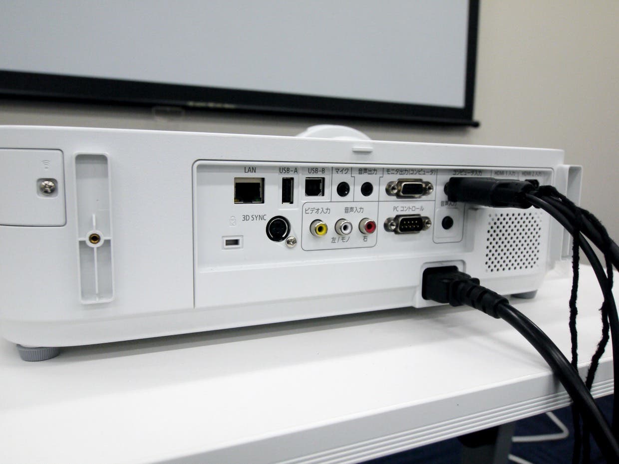 《大阪会議室　大阪御堂筋ビル貸し会議室　M4会議室（地下4階）》「本町駅」14番出口直結！／最大45名利用の貸し会議室の写真8