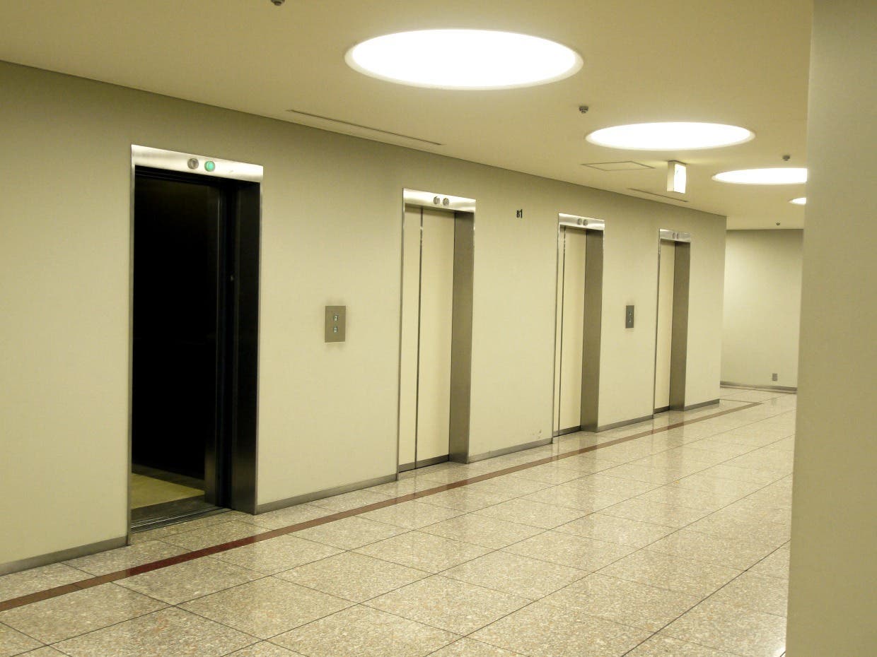 《大阪会議室　大阪御堂筋ビル貸し会議室　M4会議室（地下4階）》「本町駅」14番出口直結！／最大45名利用の貸し会議室の写真22