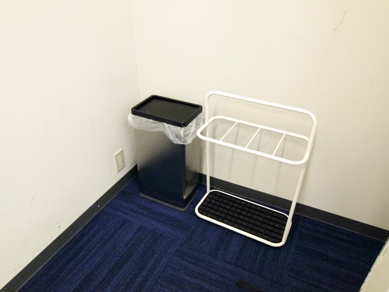 《大阪会議室　大阪御堂筋ビル貸し会議室　M5会議室（地下4階）》「本町駅」14番出口直結！／最大24名利用の貸し会議室の写真5