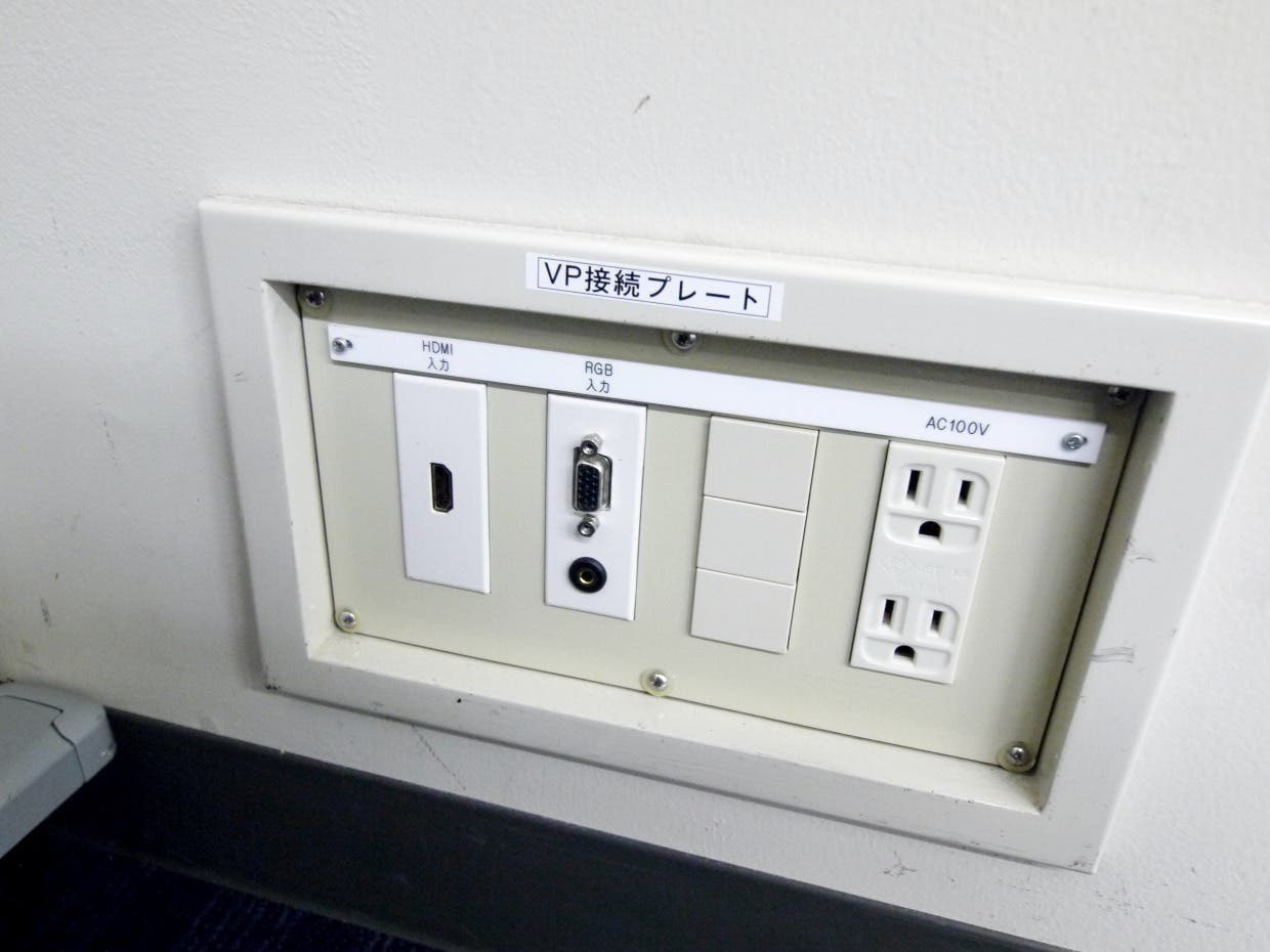 《大阪会議室　大阪御堂筋ビル貸し会議室　M5会議室（地下4階）》「本町駅」14番出口直結！／最大24名利用の貸し会議室の写真6