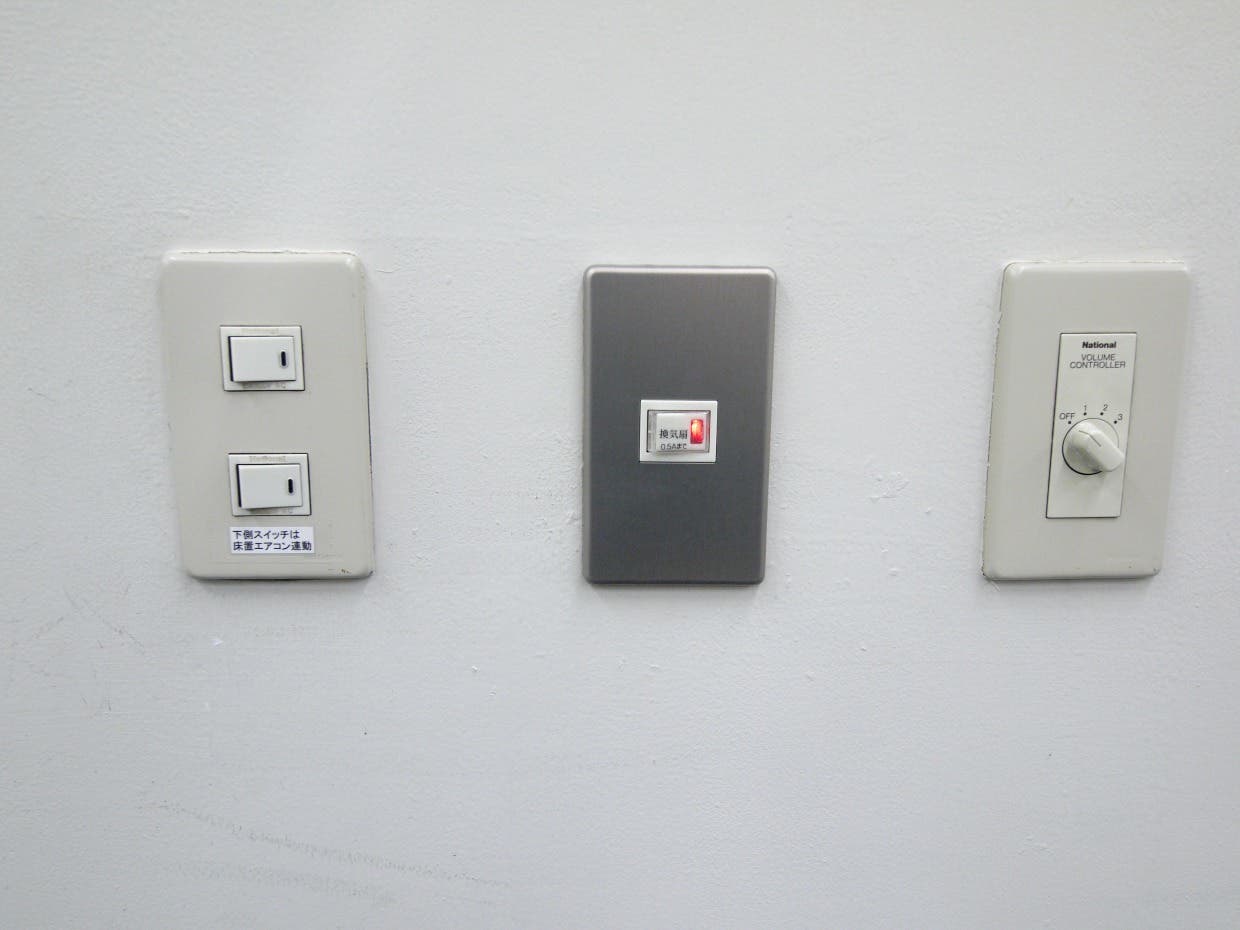 《大阪会議室　大阪御堂筋ビル貸し会議室　M5会議室（地下4階）》「本町駅」14番出口直結！／最大24名利用の貸し会議室の写真7