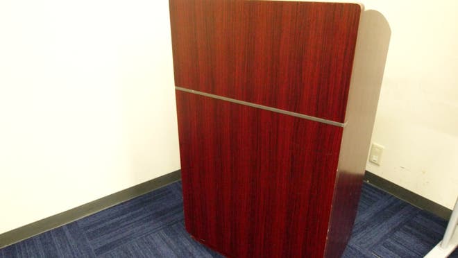 《大阪会議室 大阪御堂筋ビル貸し会議室 M6会議室(地下4階)》「本町駅」14番出口直結!/最大18名利用の貸し会議室の写真7