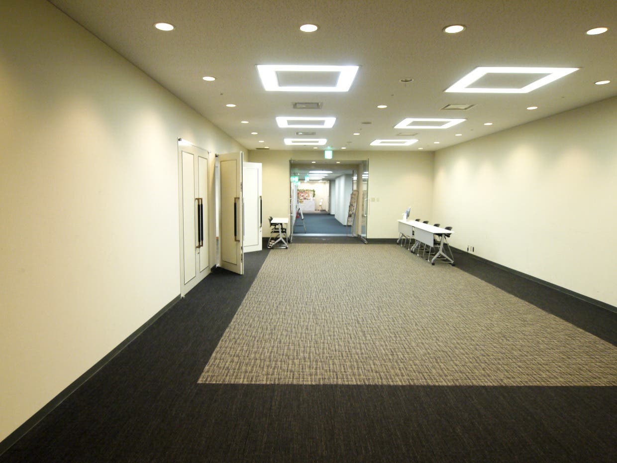 《大阪会議室　大阪御堂筋ビル貸し会議室　M6会議室（地下4階）》「本町駅」14番出口直結！／最大18名利用の貸し会議室の写真11