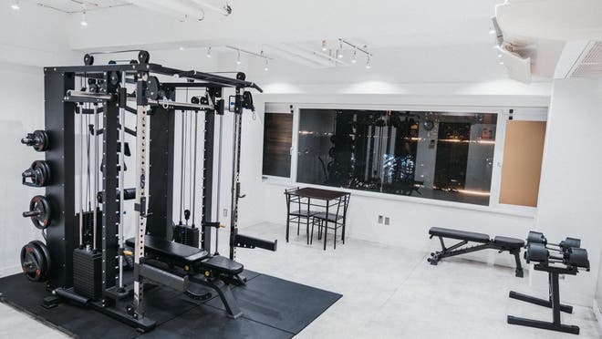 【渋谷駅徒歩3分】宮下パーク向かい!眺めの良い清潔感溢れるパーソナルレンタルジム <5in1マルチファンクショナルマシン導入>の写真3